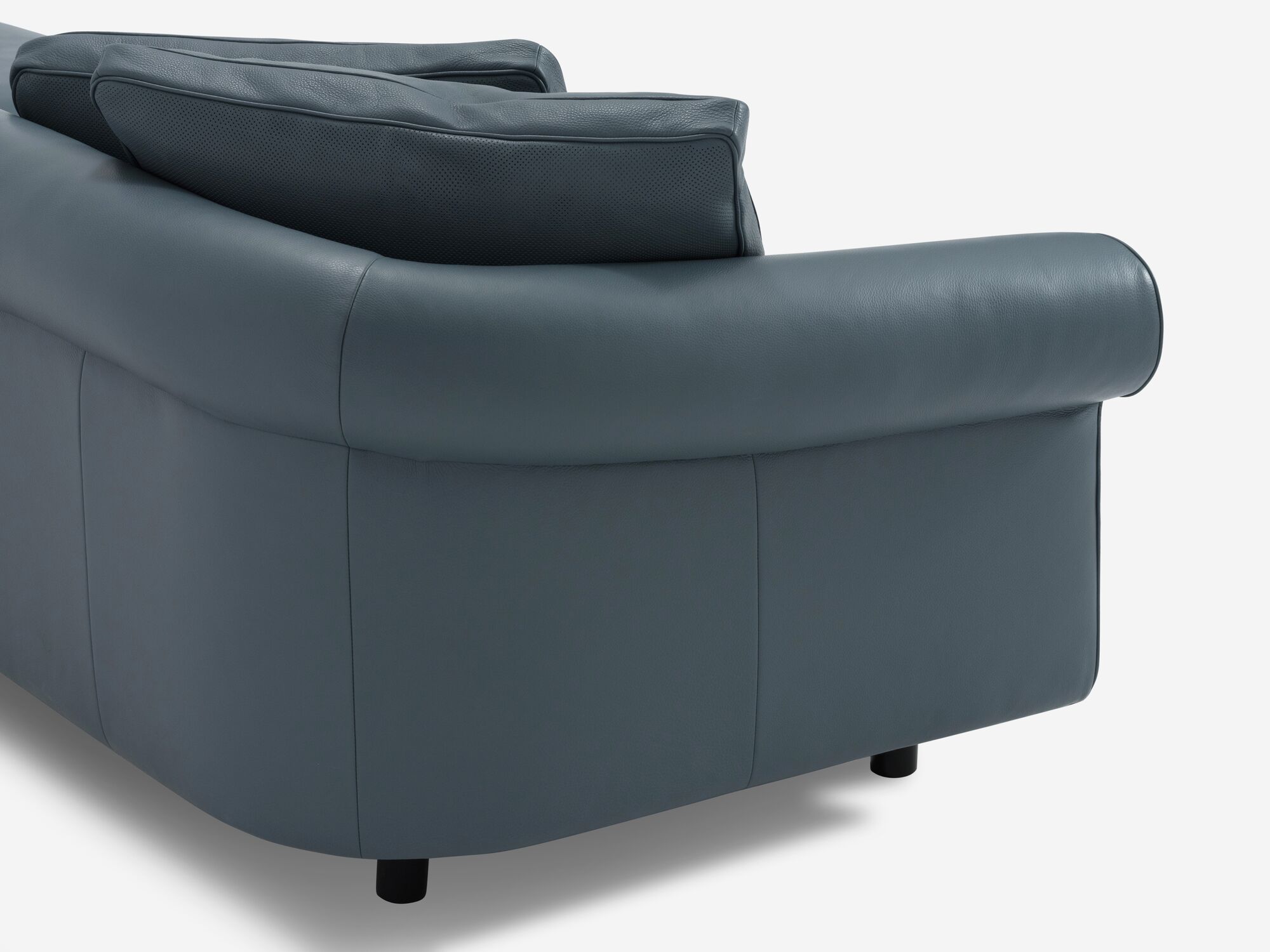 Discover EQ3's Slope Sofa | Classic Chesterfield